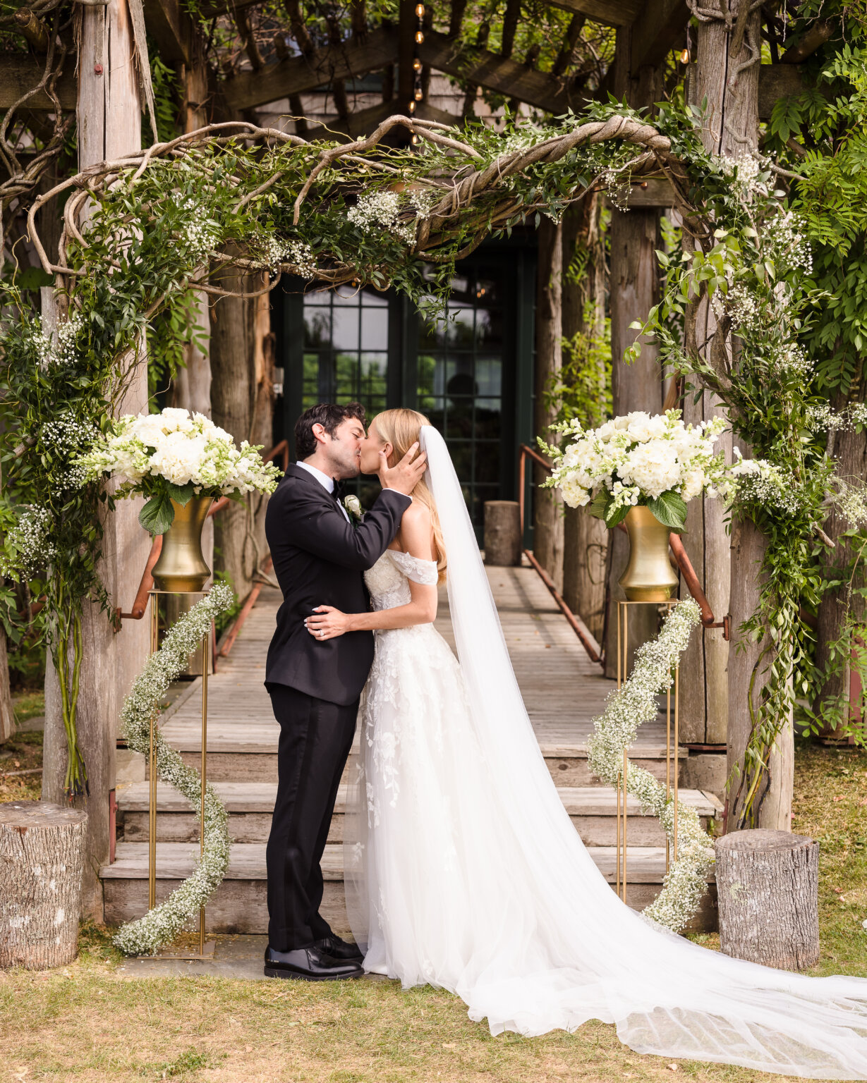“Your wedding day timeline is crucial.” Stephen Mayo of Heritage House ...