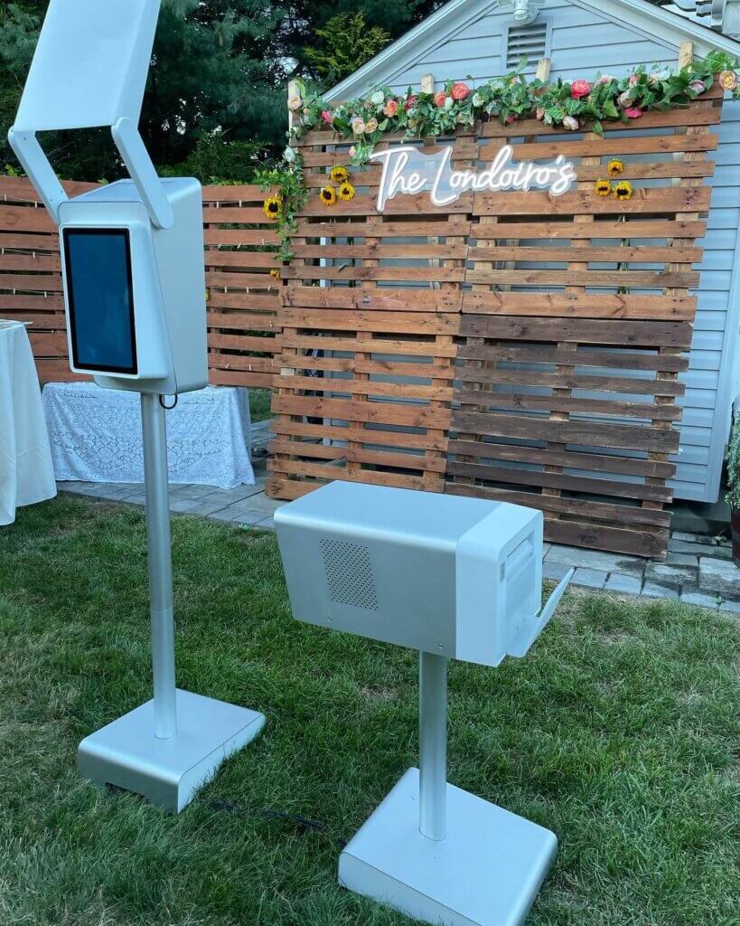 8 of the Best Long Island Photo Booth Vendors - Brides of Long Island